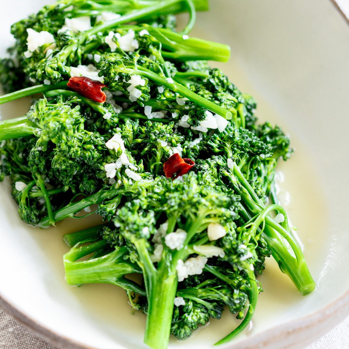 ブロッコリーの塩麹ペペロンチーノ風炒め - Vegin Vegan Vegun!